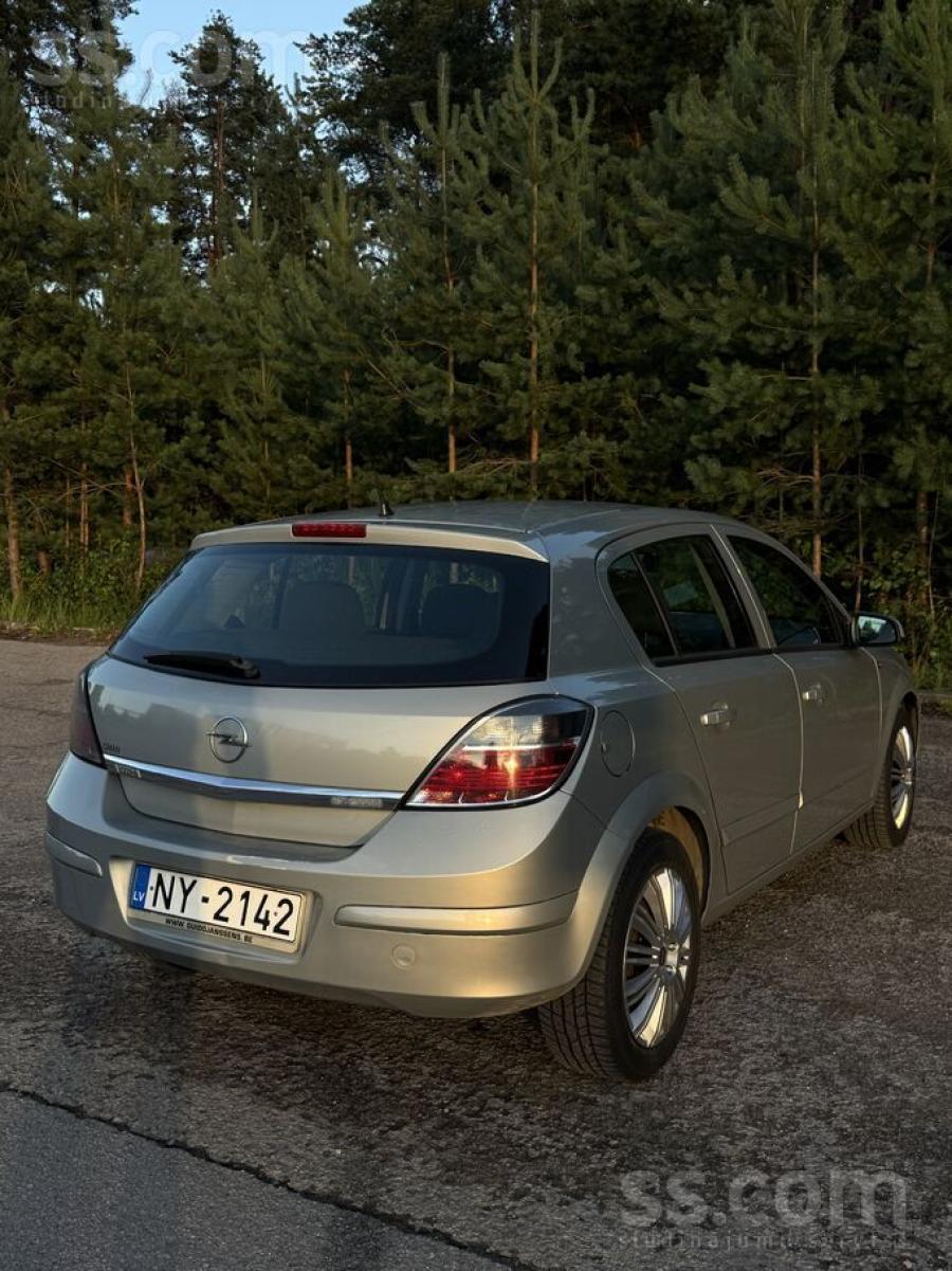 Opel Astra 2008 in Riga, with an engine capacity of 1.70 L and mileage of 224 thousand km for 2000 €, photo 5 on AUTOMOTO.COM.LV