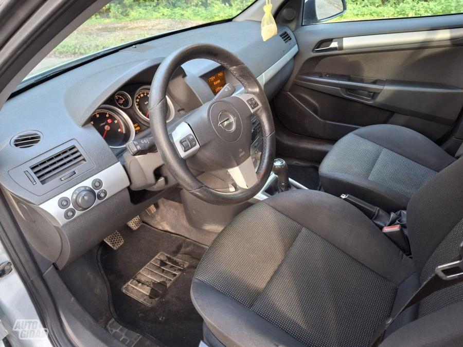 Opel Astra 2008 Telšiai, ar dzinēja tilpumu 1.70 L un nobraukumu 242 tūkst. km par 1500 €, foto 4 vietnē AUTOMOTO.COM.LV