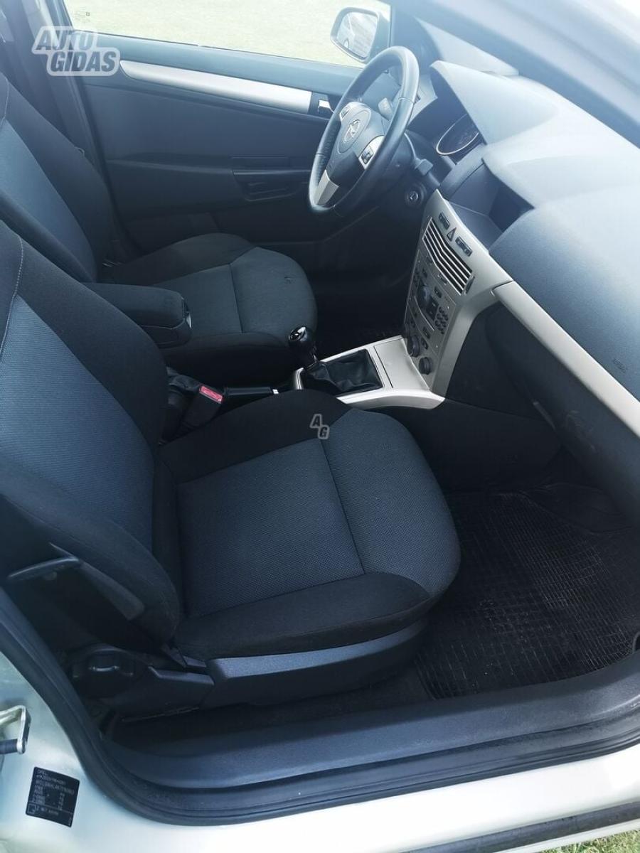 Opel Astra 2008 in Klaipeda, with an engine capacity of 1.60 L and mileage of 245 thousand km for 1600 €, photo 11 on AUTOMOTO.COM.LV