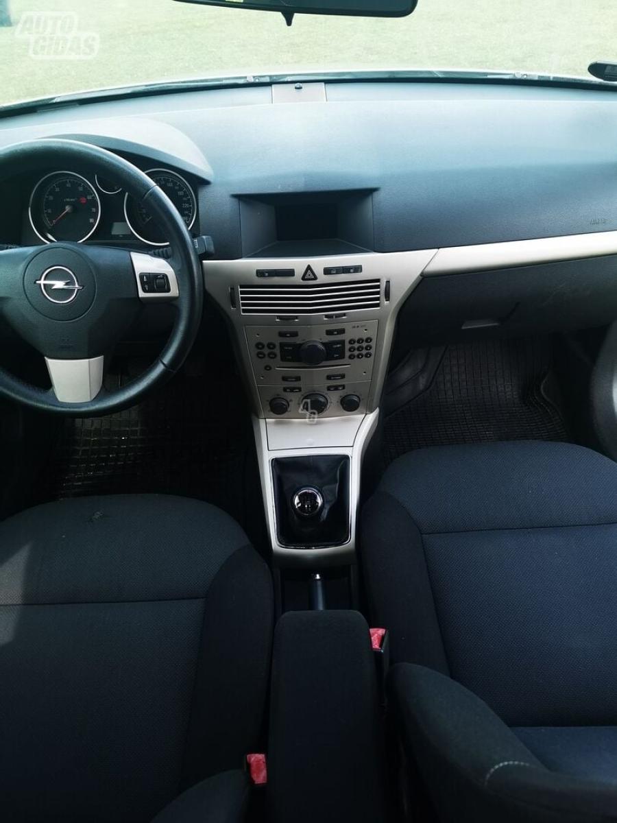 Opel Astra 2008 in Klaipeda, with an engine capacity of 1.60 L and mileage of 245 thousand km for 1600 €, photo 12 on AUTOMOTO.COM.LV