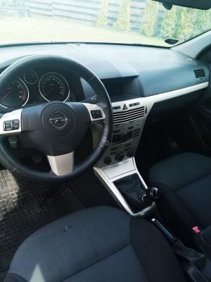 Opel Astra 2008 in Klaipeda, with an engine capacity of 1.60 L and mileage of 245 thousand km for 1600 €, photo 15 on AUTOMOTO.COM.LV