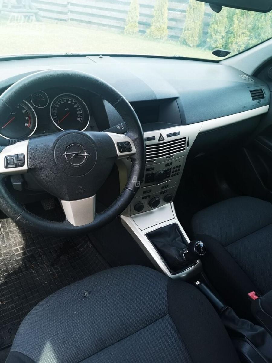 Opel Astra 2008 in Klaipeda, with an engine capacity of 1.60 L and mileage of 245 thousand km for 1600 €, photo 15 on AUTOMOTO.COM.LV
