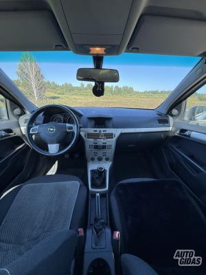 Opel Astra 2008 in Vilnius, with an engine capacity of 1.40 L and mileage of 244 thousand km for 1200 €, photo 5 on AUTOMOTO.COM.LV