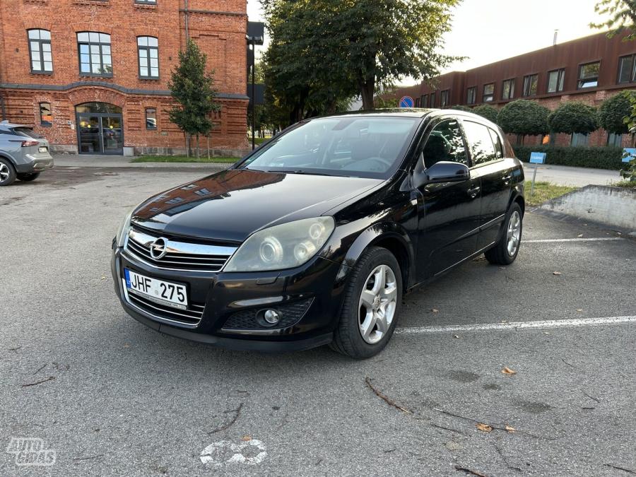 Opel Astra 2008 in Kaunas, with an engine capacity of 1.60 L and mileage of 221 thousand km for 650 €, photo 1 on AUTOMOTO.COM.LV