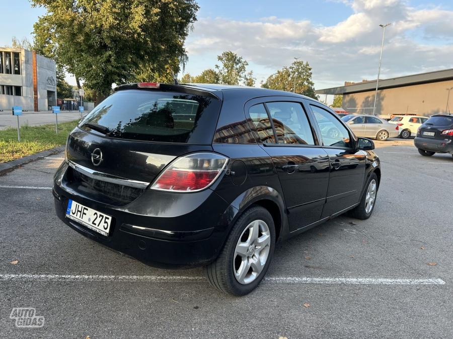 Opel Astra 2008 in Kaunas, with an engine capacity of 1.60 L and mileage of 221 thousand km for 650 €, photo 4 on AUTOMOTO.COM.LV