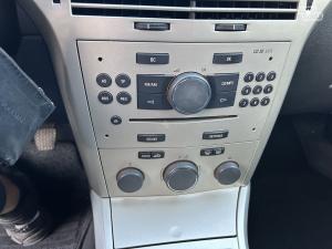 Opel Astra 2008 in Kaunas, with an engine capacity of 1.60 L and mileage of 221 thousand km for 650 €, photo 16 on AUTOMOTO.COM.LV