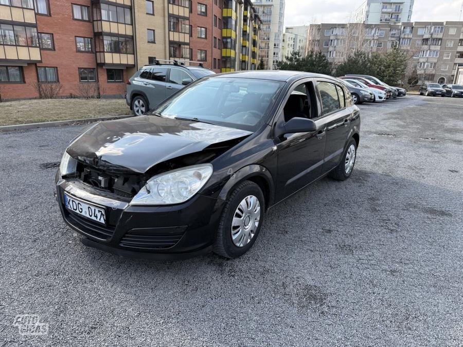 Opel Astra 2009 in Vilnius, with an engine capacity of 1.30 L and mileage of 260 thousand km for 450 €, photo 1 on AUTOMOTO.COM.LV