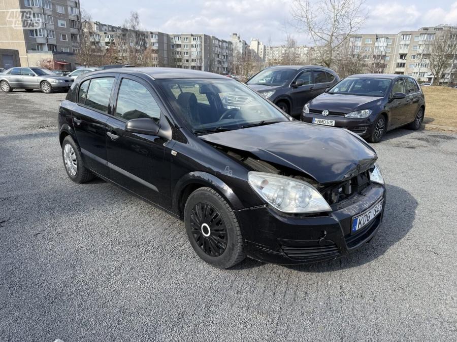 Opel Astra 2009 in Vilnius, with an engine capacity of 1.30 L and mileage of 260 thousand km for 450 €, photo 2 on AUTOMOTO.COM.LV