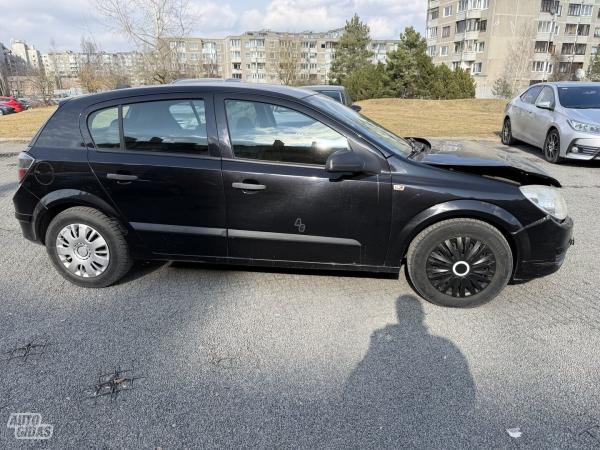 Opel Astra 2009 in Vilnius, with an engine capacity of 1.30 L and mileage of 260 thousand km for 450 €, photo 3 on AUTOMOTO.COM.LV