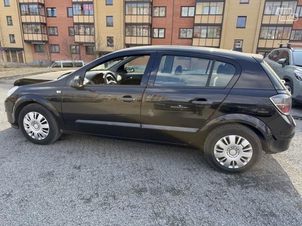 Opel Astra 2009 in Vilnius, with an engine capacity of 1.30 L and mileage of 260 thousand km for 450 €, photo 4 on AUTOMOTO.COM.LV