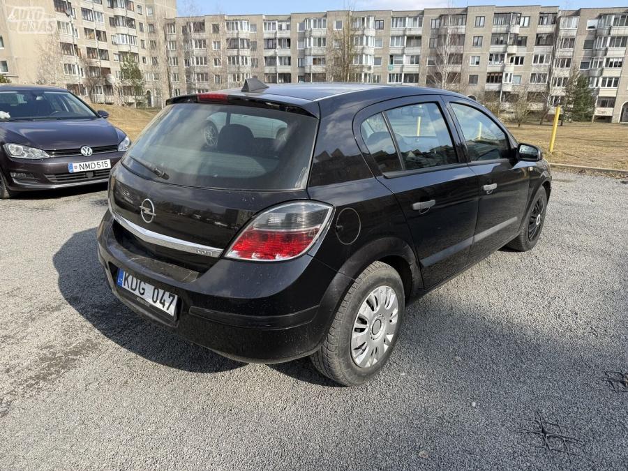 Opel Astra 2009 in Vilnius, with an engine capacity of 1.30 L and mileage of 260 thousand km for 450 €, photo 5 on AUTOMOTO.COM.LV