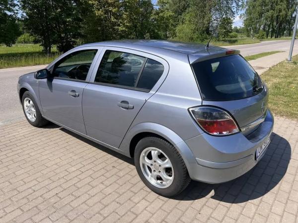 Opel Astra 2009 in Riga, with an engine capacity of 1.60 L and mileage of 215 thousand km for 3550 €, photo 6 on AUTOMOTO.COM.LV