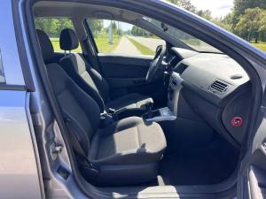 Opel Astra 2009 in Riga, with an engine capacity of 1.60 L and mileage of 215 thousand km for 3550 €, photo 11 on AUTOMOTO.COM.LV
