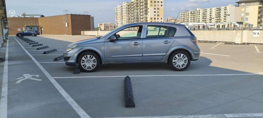 Opel Astra 2009 Viļņa, ar dzinēja tilpumu 1.40 L un nobraukumu 162 tūkst. km par 1300 €, foto 17 vietnē AUTOMOTO.COM.LV