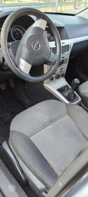 Opel Astra 2009 Viļņa, ar dzinēja tilpumu 1.40 L un nobraukumu 162 tūkst. km par 1300 €, foto 26 vietnē AUTOMOTO.COM.LV