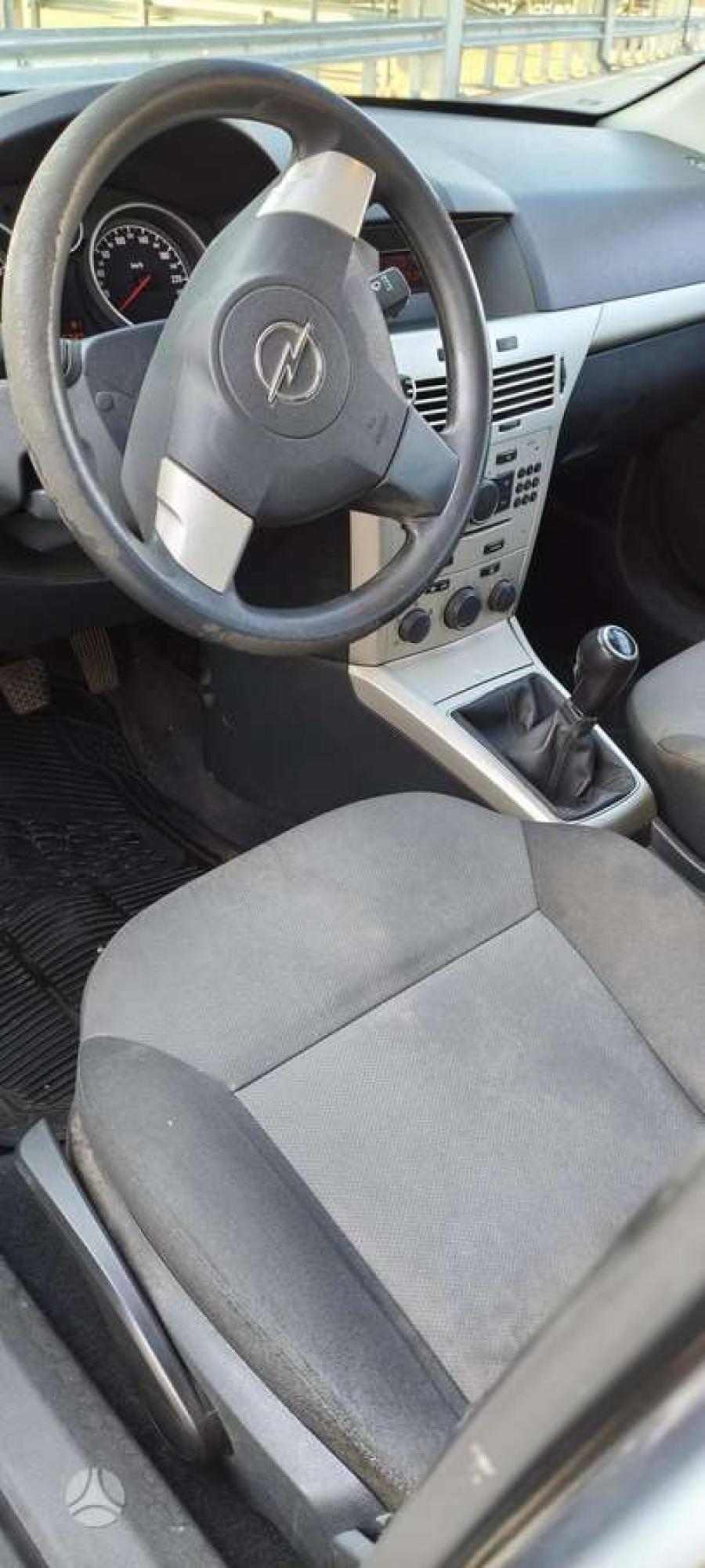 Opel Astra 2009 Viļņa, ar dzinēja tilpumu 1.40 L un nobraukumu 162 tūkst. km par 1300 €, foto 26 vietnē AUTOMOTO.COM.LV