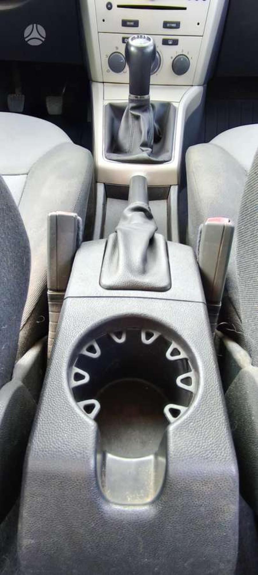 Opel Astra 2009 Viļņa, ar dzinēja tilpumu 1.40 L un nobraukumu 162 tūkst. km par 1300 €, foto 28 vietnē AUTOMOTO.COM.LV