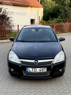 Opel Astra 2009 in Vilnius, with an engine capacity of 1.90 L and mileage of 238 thousand km for 3500 €, photo 3 on AUTOMOTO.COM.LV