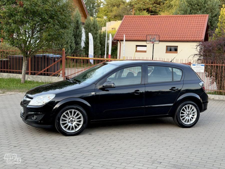 Opel Astra 2009 in Vilnius, with an engine capacity of 1.90 L and mileage of 238 thousand km for 3500 €, photo 5 on AUTOMOTO.COM.LV