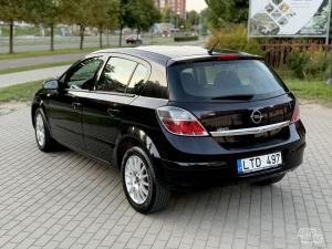 Opel Astra 2009 in Vilnius, with an engine capacity of 1.90 L and mileage of 238 thousand km for 3500 €, photo 6 on AUTOMOTO.COM.LV