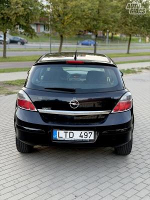 Opel Astra 2009 in Vilnius, with an engine capacity of 1.90 L and mileage of 238 thousand km for 3500 €, photo 7 on AUTOMOTO.COM.LV