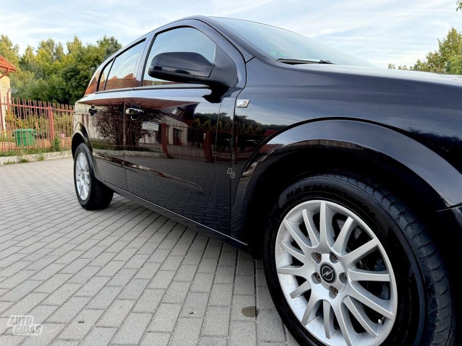 Opel Astra 2009 in Vilnius, with an engine capacity of 1.90 L and mileage of 238 thousand km for 3500 €, photo 10 on AUTOMOTO.COM.LV