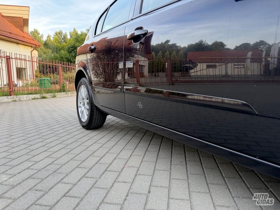 Opel Astra 2009 in Vilnius, with an engine capacity of 1.90 L and mileage of 238 thousand km for 3500 €, photo 11 on AUTOMOTO.COM.LV