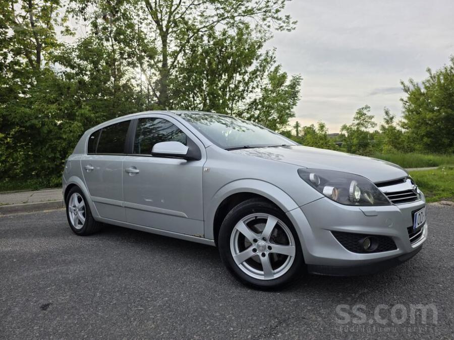 Opel Astra 2010 in Riga, with an engine capacity of 1.80 L and mileage of 142 thousand km for 2900 €, photo 1 on AUTOMOTO.COM.LV