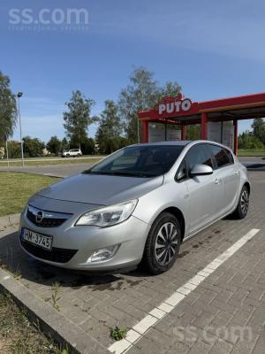 Opel Astra 2010 Rīga, ar dzinēja tilpumu 1.70 L un nobraukumu 245 tūkst. km par 3500 €, foto 1 vietnē AUTOMOTO.COM.LV