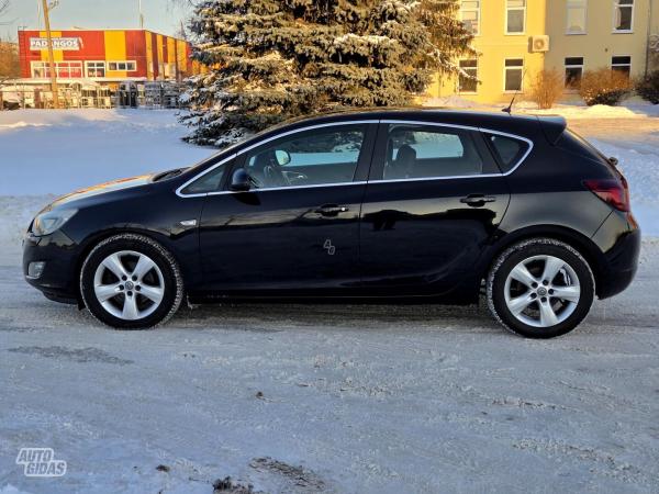 Opel Astra 2010 in Vilnius, with an engine capacity of 1.70 L and mileage of 264 thousand km for 2900 €, photo 5 on AUTOMOTO.COM.LV