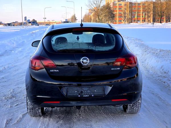 Opel Astra 2010 in Vilnius, with an engine capacity of 1.70 L and mileage of 264 thousand km for 2900 €, photo 8 on AUTOMOTO.COM.LV