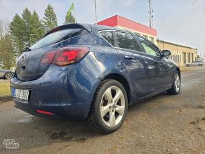 Opel Astra 2010 in Radviliskis, with an engine capacity of 2.00 L and mileage of 366 thousand km for 2650 €, photo 7 on AUTOMOTO.COM.LV