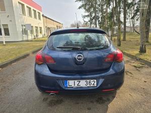 Opel Astra 2010 in Radviliskis, with an engine capacity of 2.00 L and mileage of 366 thousand km for 2650 €, photo 10 on AUTOMOTO.COM.LV