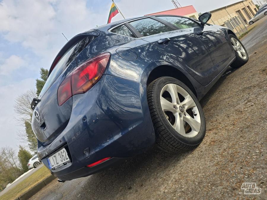 Opel Astra 2010 in Radviliskis, with an engine capacity of 2.00 L and mileage of 366 thousand km for 2650 €, photo 13 on AUTOMOTO.COM.LV