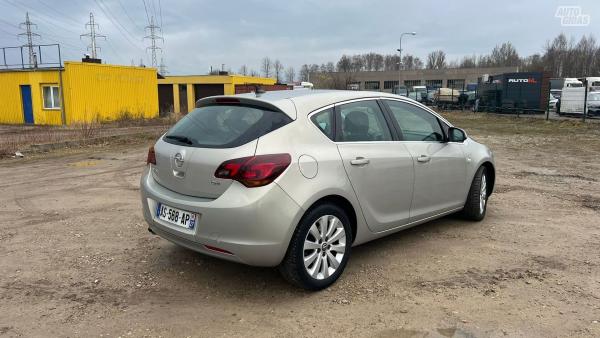 Opel Astra 2010 in Kaunas, with an engine capacity of 2.00 L and mileage of 223 thousand km for 4500 €, photo 6 on AUTOMOTO.COM.LV