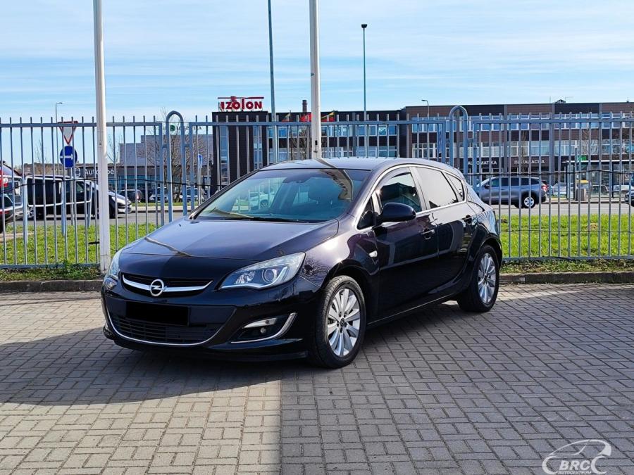 Opel Astra 2010 in Klaipeda, with an engine capacity of 1.69 L and mileage of 190 thousand km for 4200 €, photo 1 on AUTOMOTO.COM.LV