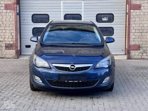 Opel Astra 2010 in Kretinga, with an engine capacity of 1.60 L and mileage of 280 thousand km for 4350 €, photo 3 on AUTOMOTO.COM.LV