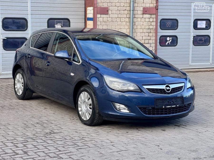 Opel Astra 2010 in Kretinga, with an engine capacity of 1.60 L and mileage of 280 thousand km for 4350 €, photo 4 on AUTOMOTO.COM.LV