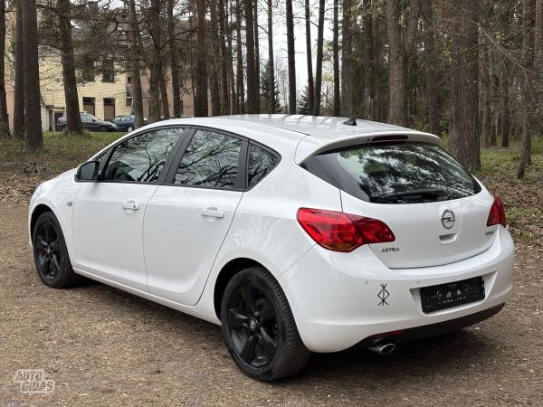Opel Astra 2010 Utena, ar dzinēja tilpumu 1.60 L un nobraukumu 184 tūkst. km par 4150 €, foto 6 vietnē AUTOMOTO.COM.LV