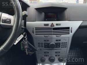 Opel Astra 2010 Talsi, ar dzinēja tilpumu 1.60 L un nobraukumu 238 tūkst. km par 2200 €, foto 18 vietnē AUTOMOTO.COM.LV
