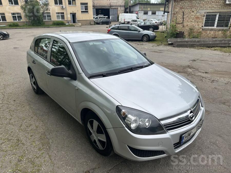 Opel Astra 2010 in Riga, with an engine capacity of 1.70 L and mileage of 259 thousand km for 1490 €, photo 1 on AUTOMOTO.COM.LV