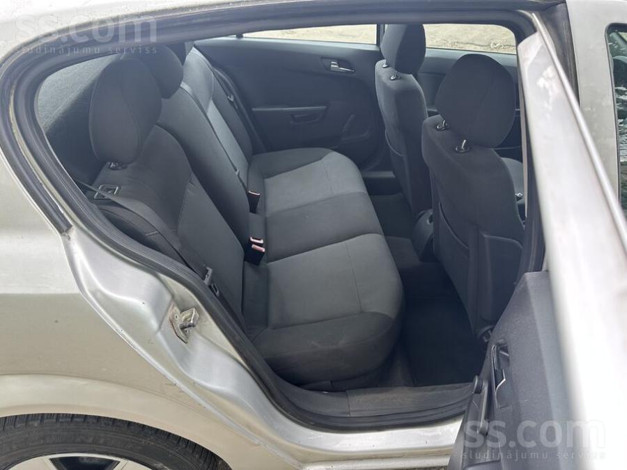Opel Astra 2010 in Riga, with an engine capacity of 1.70 L and mileage of 259 thousand km for 1490 €, photo 10 on AUTOMOTO.COM.LV