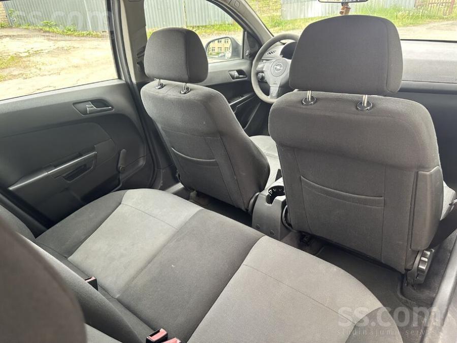 Opel Astra 2010 in Riga, with an engine capacity of 1.70 L and mileage of 259 thousand km for 1490 €, photo 13 on AUTOMOTO.COM.LV