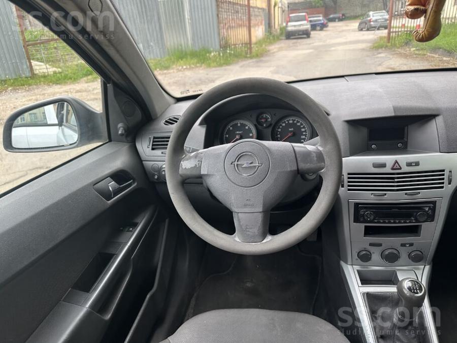 Opel Astra 2010 in Riga, with an engine capacity of 1.70 L and mileage of 259 thousand km for 1490 €, photo 18 on AUTOMOTO.COM.LV