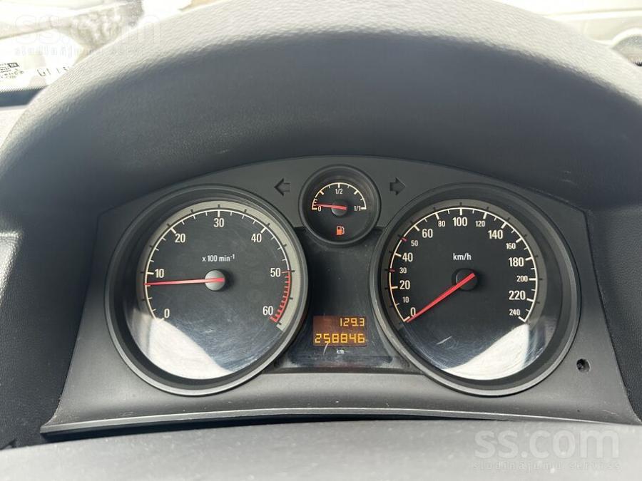 Opel Astra 2010 in Riga, with an engine capacity of 1.70 L and mileage of 259 thousand km for 1490 €, photo 20 on AUTOMOTO.COM.LV