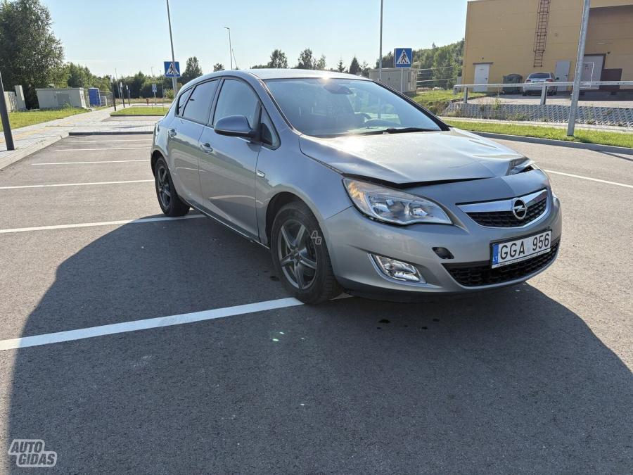 Opel Astra 2010 Klaipėda, ar dzinēja tilpumu 1.70 L un nobraukumu 268 tūkst. km par 1650 €, foto 3 vietnē AUTOMOTO.COM.LV