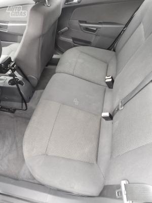 Opel Astra 2010 in Mazeikiai, with an engine capacity of 1.60 L and mileage of 245 thousand km for 1300 €, photo 7 on AUTOMOTO.COM.LV
