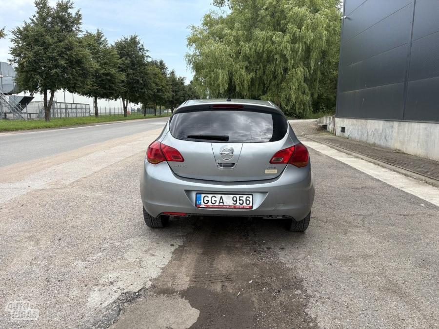 Opel Astra 2010 Klaipėda, ar dzinēja tilpumu 1.70 L un nobraukumu 269 tūkst. km par 2150 €, foto 7 vietnē AUTOMOTO.COM.LV