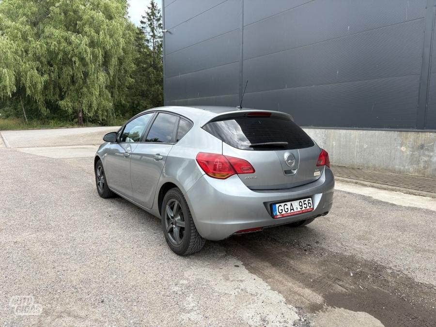Opel Astra 2010 Klaipėda, ar dzinēja tilpumu 1.70 L un nobraukumu 269 tūkst. km par 2150 €, foto 8 vietnē AUTOMOTO.COM.LV
