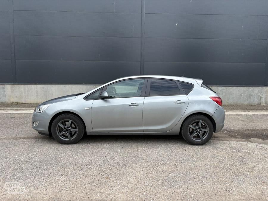 Opel Astra 2010 Klaipėda, ar dzinēja tilpumu 1.70 L un nobraukumu 269 tūkst. km par 2150 €, foto 9 vietnē AUTOMOTO.COM.LV